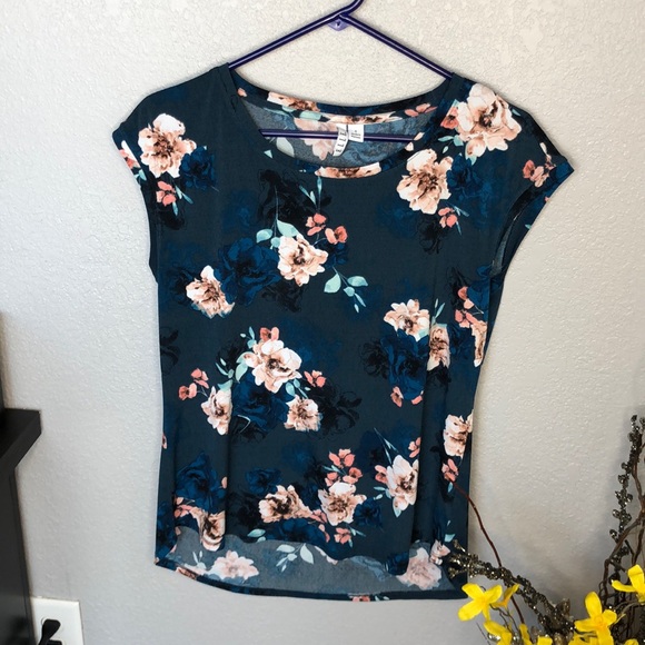 Elle | Tops | Elle Floral Blouse | Poshmark
